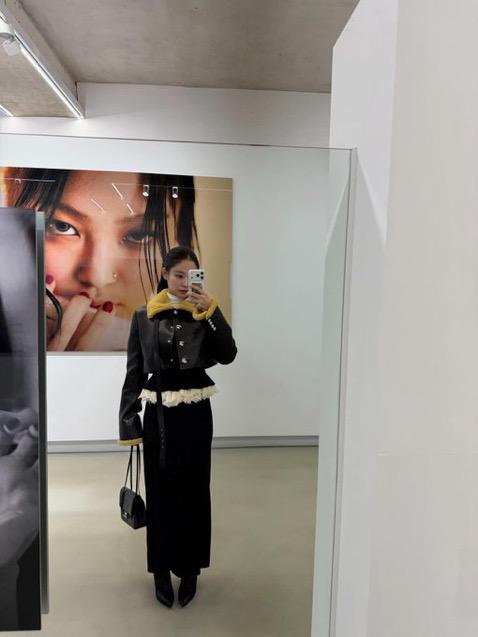 Jennie Turns 30 With “J2NNI5”: A Photo Exhibition That Feels Like a Ti ...